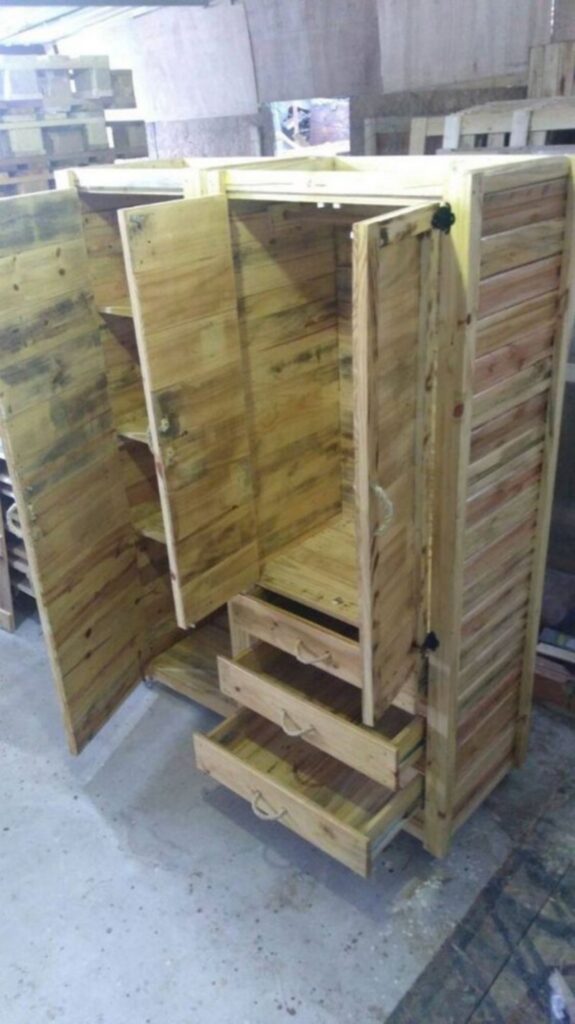 Wood Pallet Closet And Wardrobe With Amazing Ideas - HOW TO MAKE – DIY