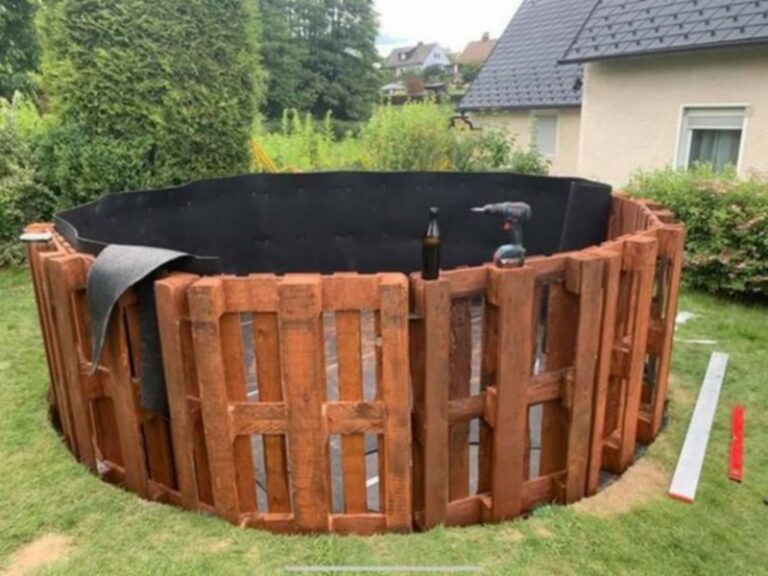 Wood Pallet Swimming Pool With Deck - HOW TO MAKE – DIY