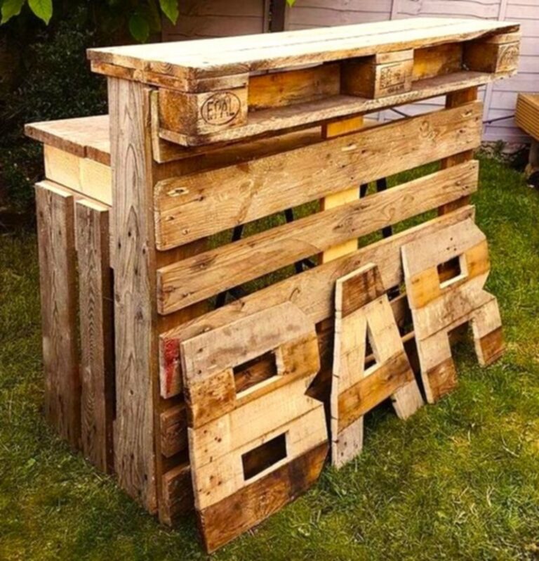 Easy Homemade Wooden Pallet Bar Plans - HOW TO MAKE – DIY